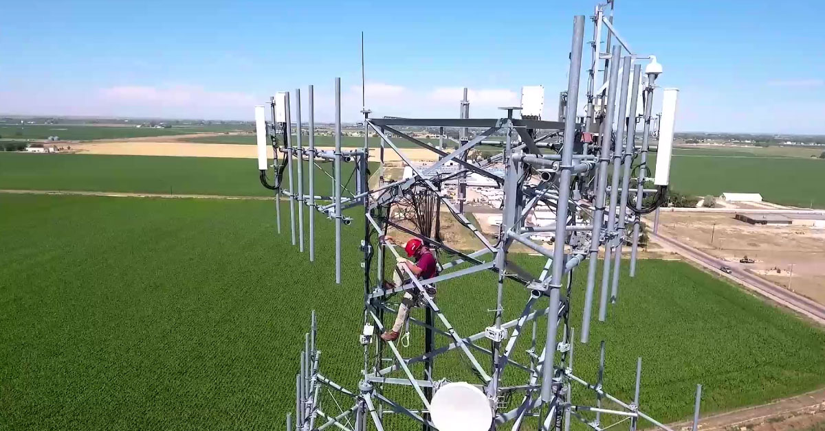 How Do First Responders Communicate and What Are Some of Their Challenges?